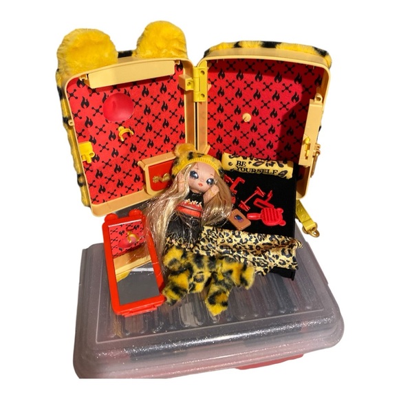 MGA Entertainment | Toys | Na Na Na Surprise 3in Backpack Bedroom ...